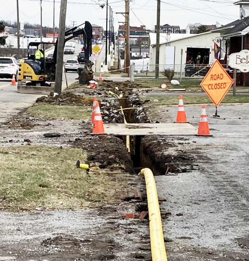 Gas line work resumes on west side | News, Sports, Jobs - Salem News